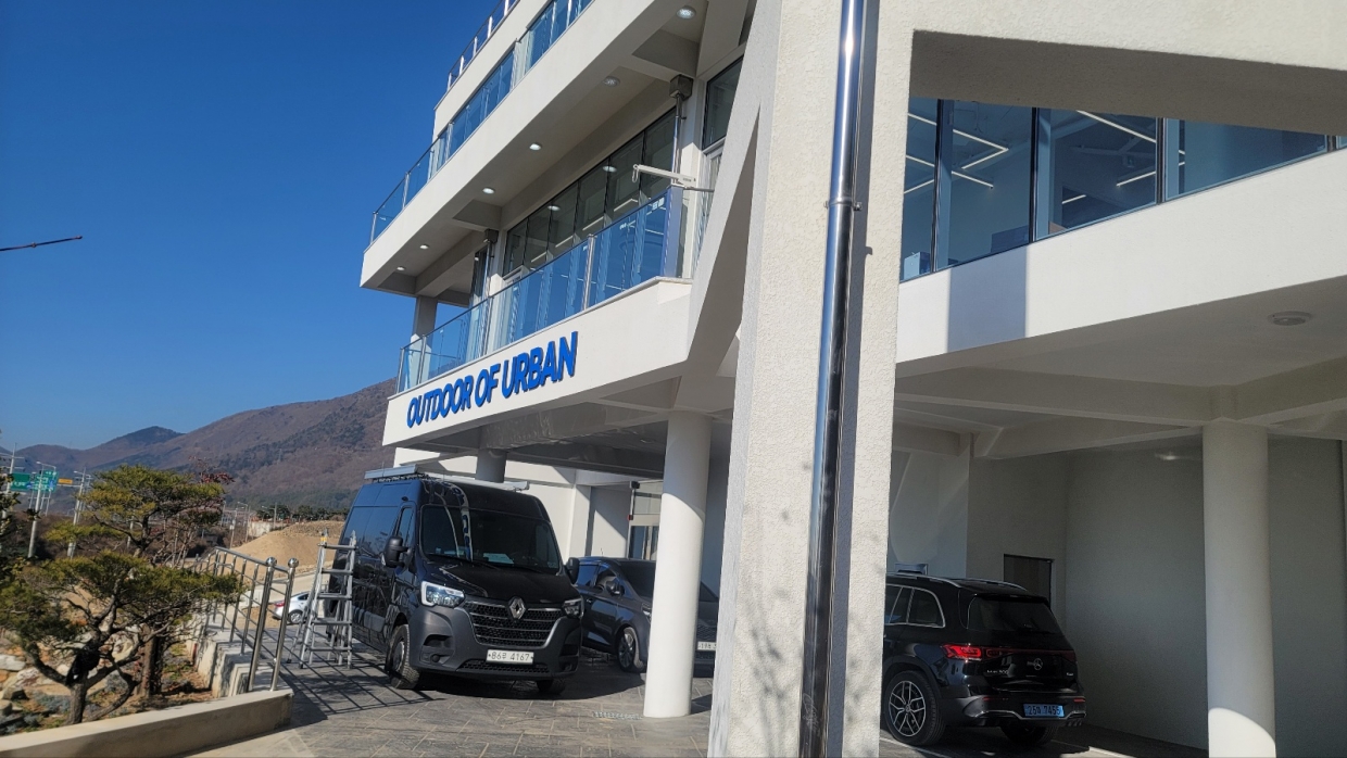 경남 창원시 진해구 OOU(오오유) 진해점 대형 카페 실내,외 스피커 음향 시스템 설치 – AVTEAM